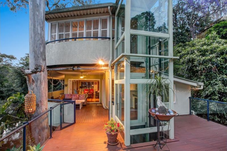 A quirky treehouse by the Brisbane River has built-in lift