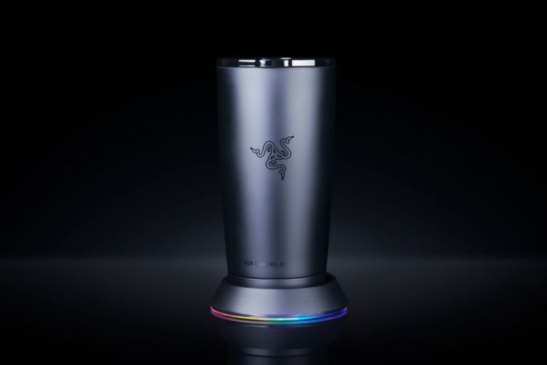Razer Chroma Mug Holder flashes to remind you to drink your beverage