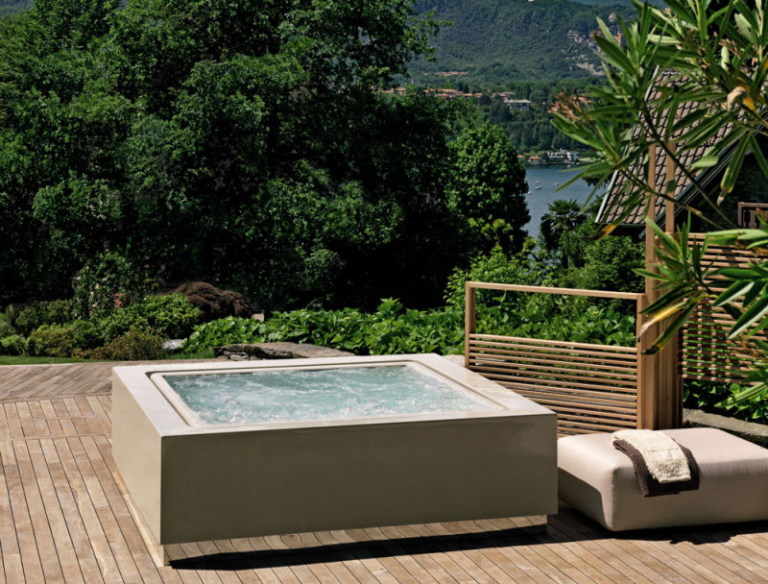 Quadrat mini pool is a Jacuzzi in disguise