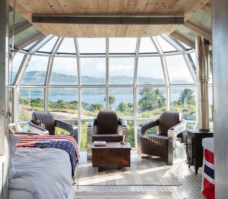 Airship: A spacecraft-themed movable home by Roderick James Architects