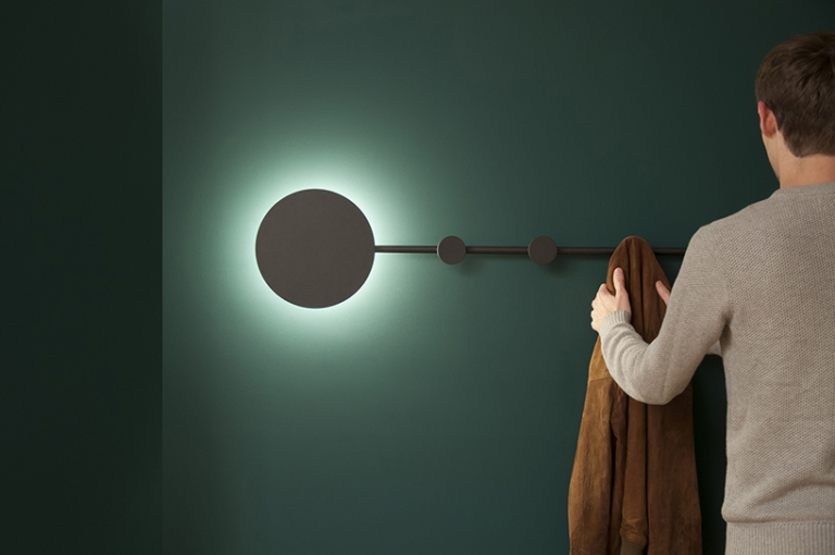 HAN coat hanger doubles as LED lamp
