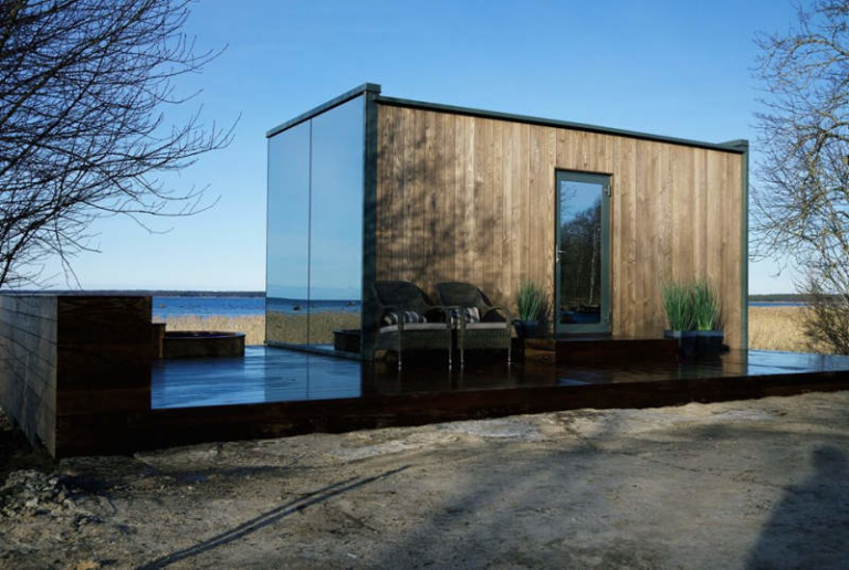 OOD mirror cabin can be set up in 8 hours as a vacation rental