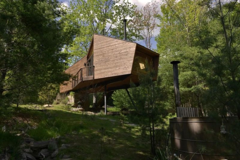 Willow Treehouse is Unique, Secluded and Romantic Getaway in New York