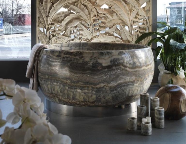 35+ Stone Bathtubs That Will Rock Your Bathroom (Images)