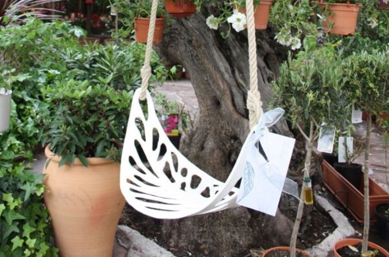 26 Unique Swings You'd Want in Your Backyard Right Now