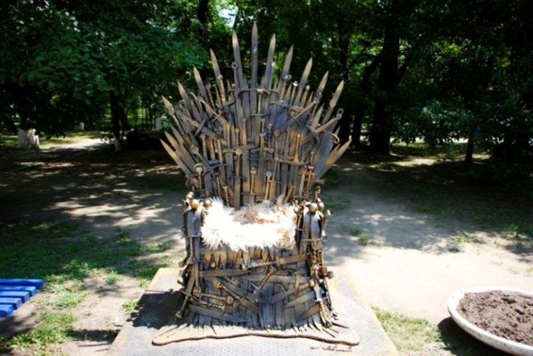 Iron Throne crafted from real swords makes the real one look lame