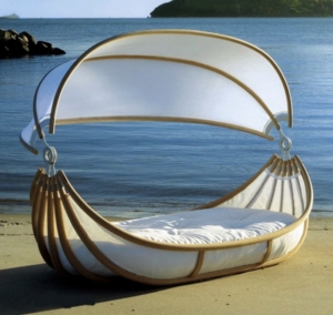 35 Unique Daybed Designs that Offer Comfort and Peace Under the Sun