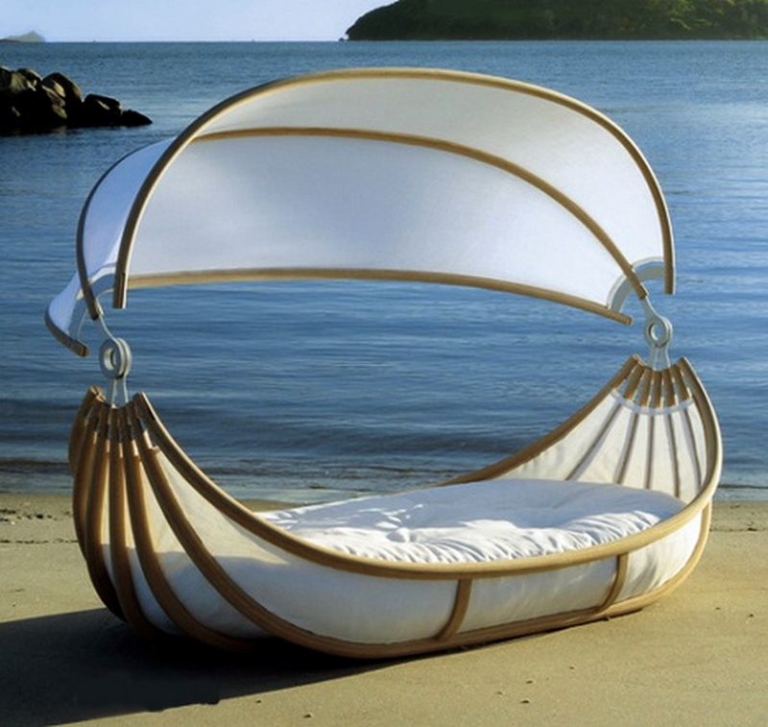 35 Unique Daybed Designs that Offer Comfort and Peace Under the Sun
