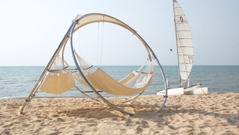15 Impressive Hammock Design Ideas (Indoor/Outdoor)