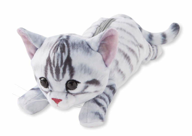 These cuddly cat-shaped zippered pouches are too cute to handle