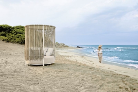 35 Unique Daybed Designs that Offer Comfort and Peace Under the Sun