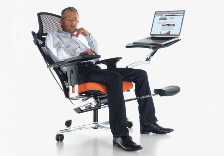 mPosition workstation has adjustable points to fine-tune seating position