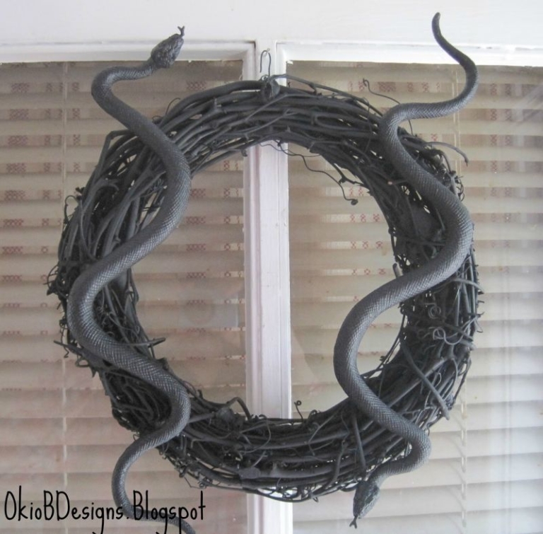 120+ Best DIY Halloween Wreath Ideas to Try in 2020