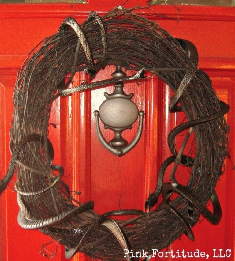 120+ Best DIY Halloween Wreath Ideas to Try in 2020