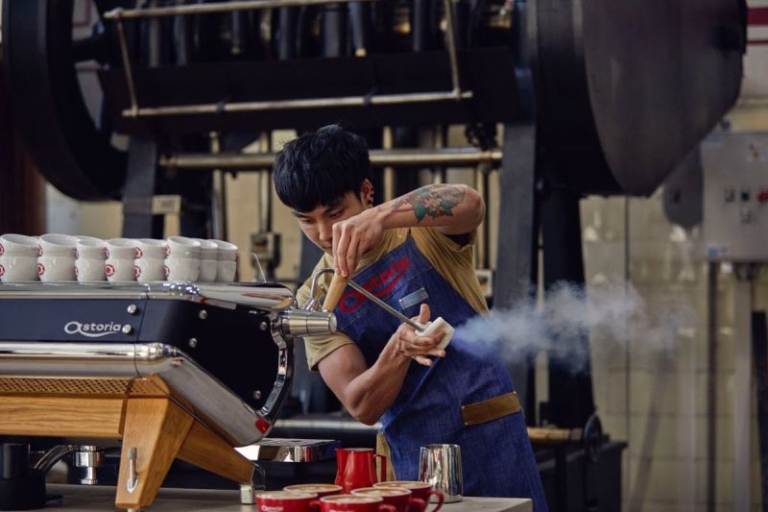 Adriano’s Storm 4000 espresso machine projects “Barista Attitude”at ...