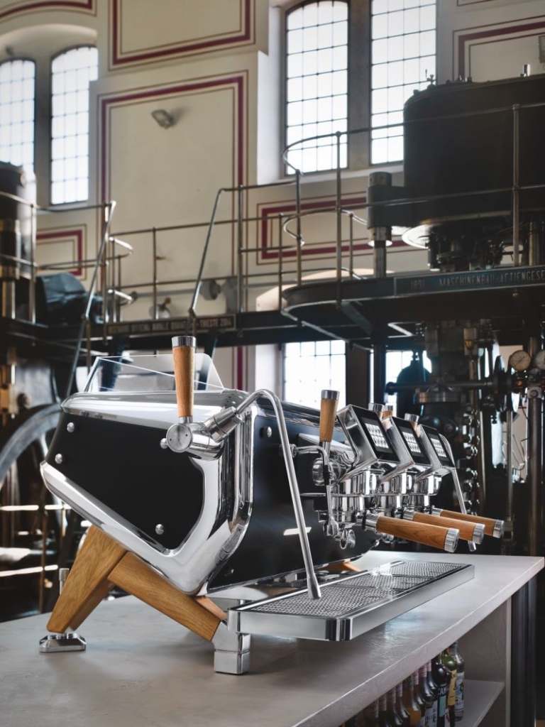 Adriano’s Storm 4000 espresso machine projects “Barista Attitude”at ...