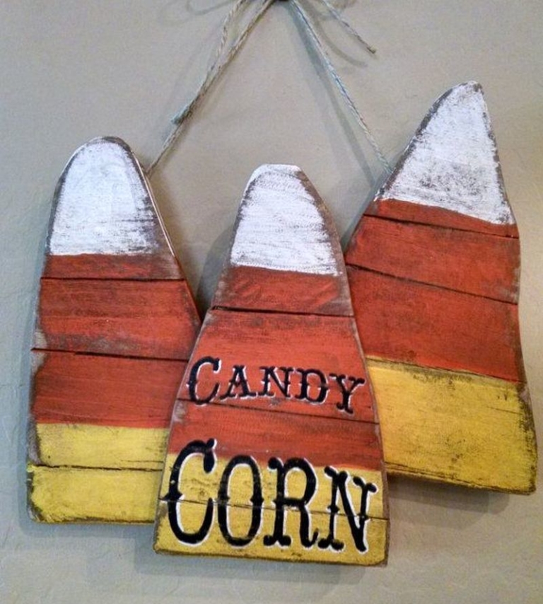 20+ Pallet Wood Halloween Decoration Ideas for Indoor & Outdoors