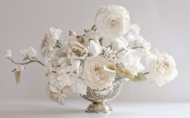 Maggie Austin’s beautiful floral cakes look like dramatic bouquets