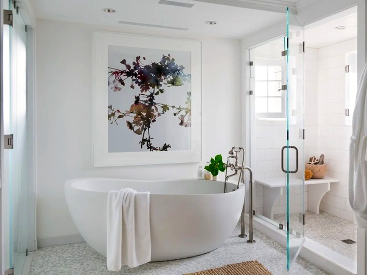 15 Elegant Bathroom Décor Ideas to Improve Appeal and Function