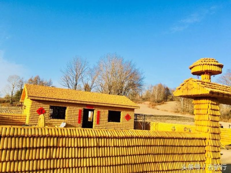 Chinese farmer builds farmhouse out of 20,000 corn-on-the-cobs