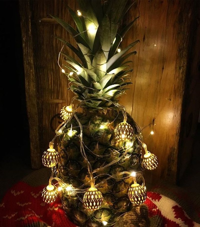 Pineapple Christmas Tree for Ones Who Like to Experiment
