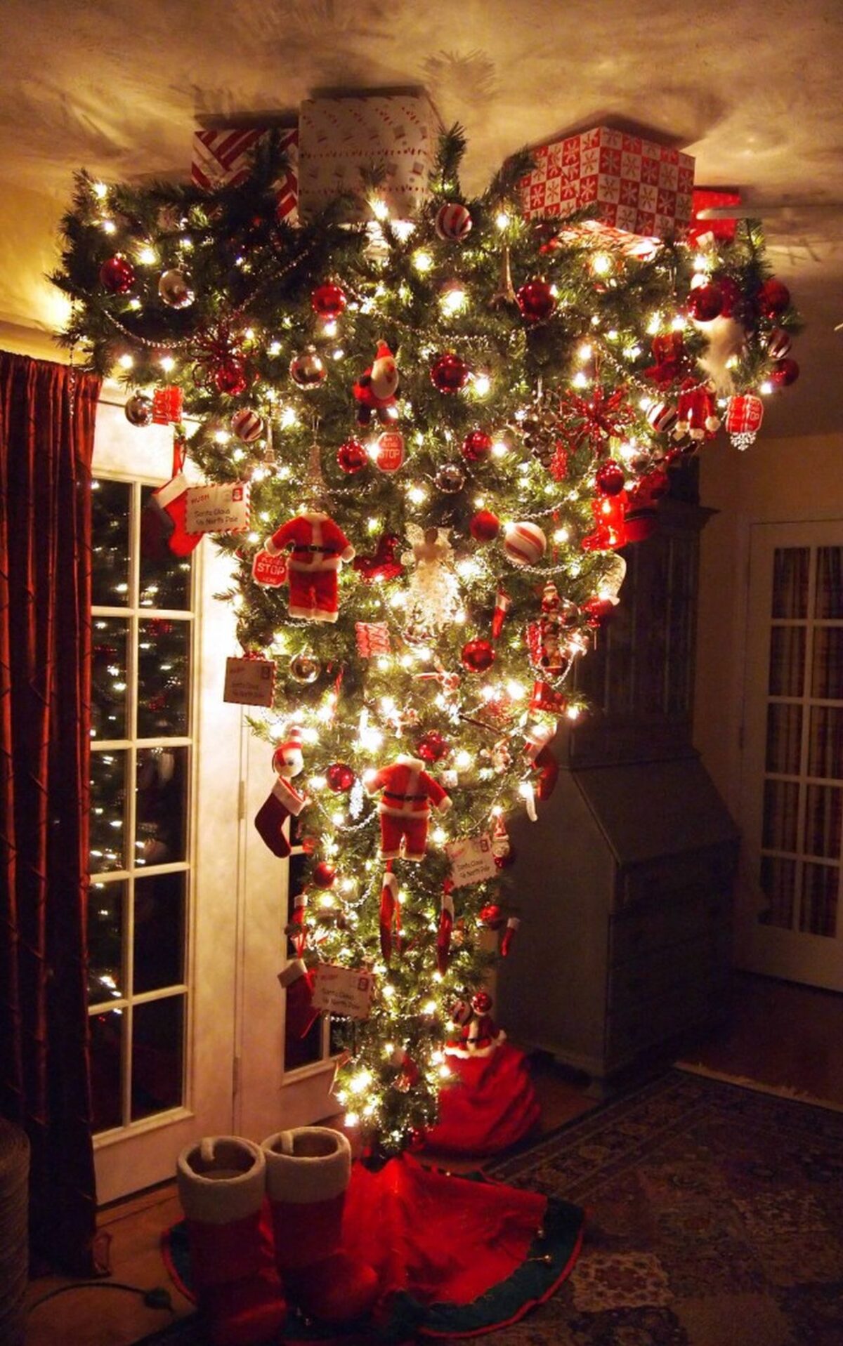 Upside-Down Christmas Trees are Trending Again and We are in Love