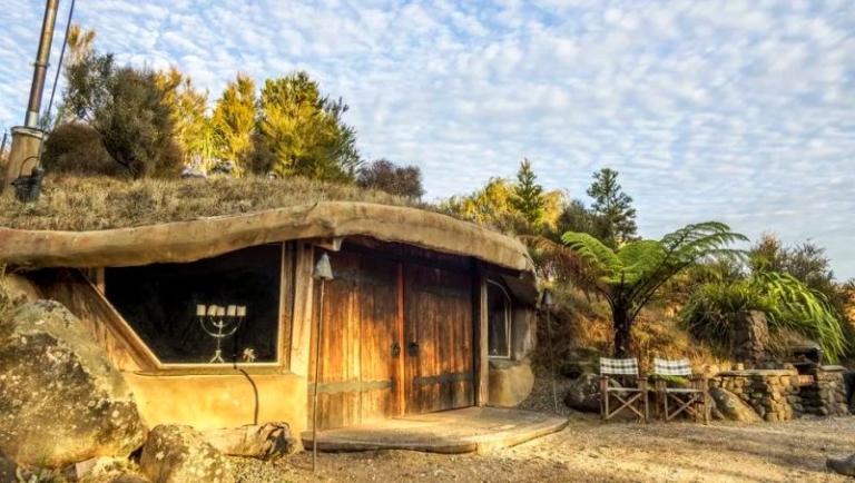Underhill Valley Earth House - The Ultimate Romantic Retreat for Couples