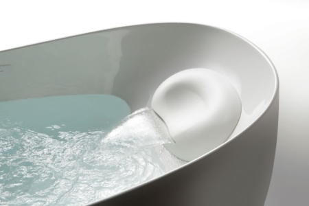 TOTO Flotation Bathtub Makes You Feel Like Floating in Zero Gravity
