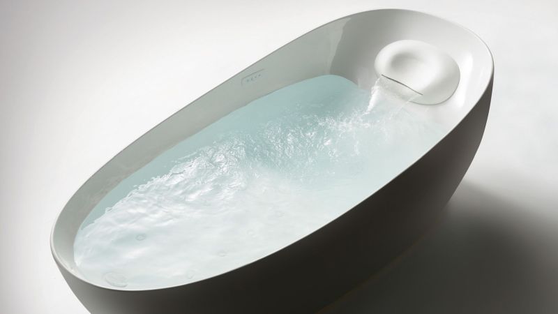 TOTO Flotation Bathtub Makes You Feel Like Floating in Zero Gravity