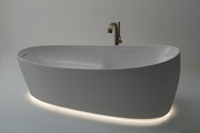 TOTO Flotation Bathtub Makes You Feel Like Floating in Zero Gravity