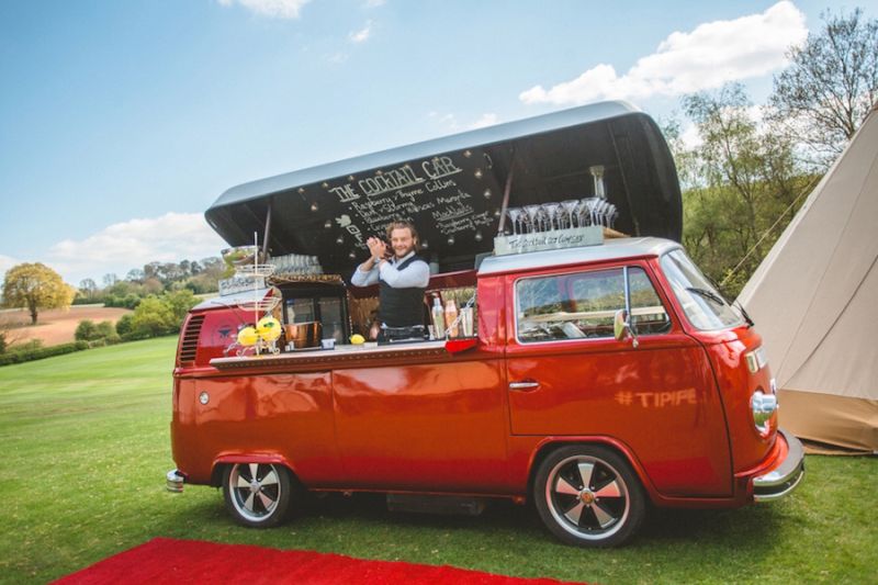 The Cocktail Car Travels Around the UK to Serve Celebratory Drinks
