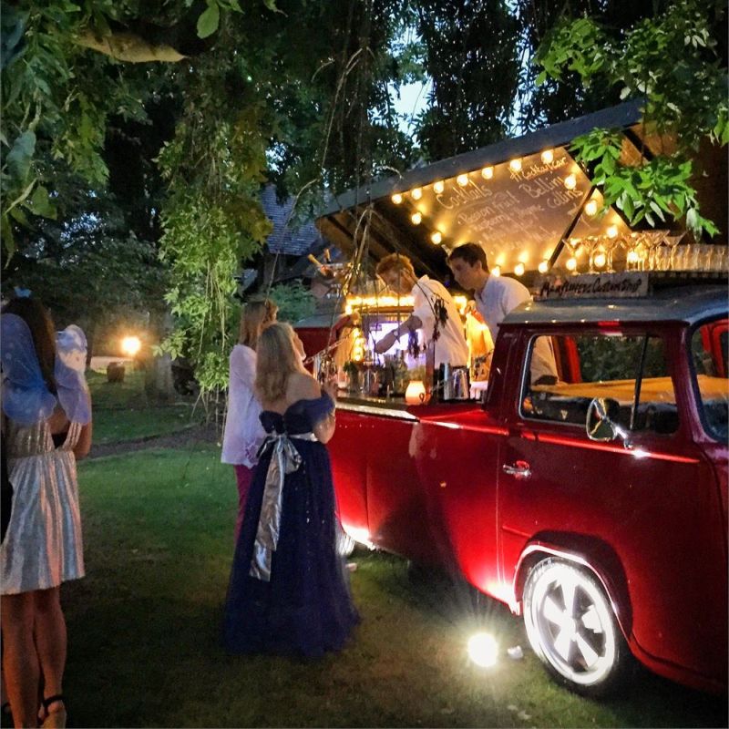 The Cocktail Car Travels Around the UK to Serve Celebratory Drinks