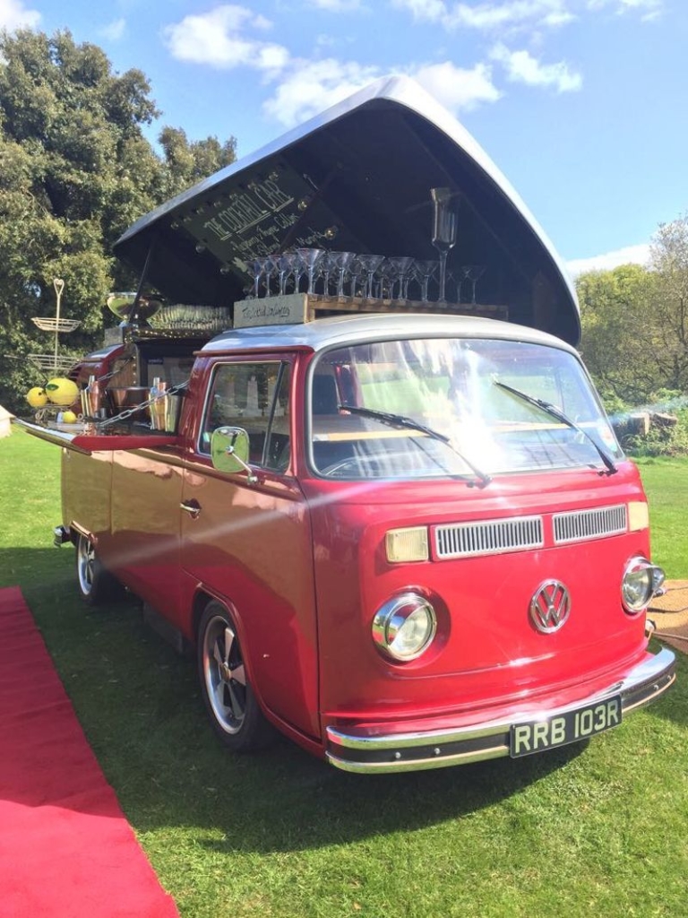 The Cocktail Car Travels Around the UK to Serve Celebratory Drinks