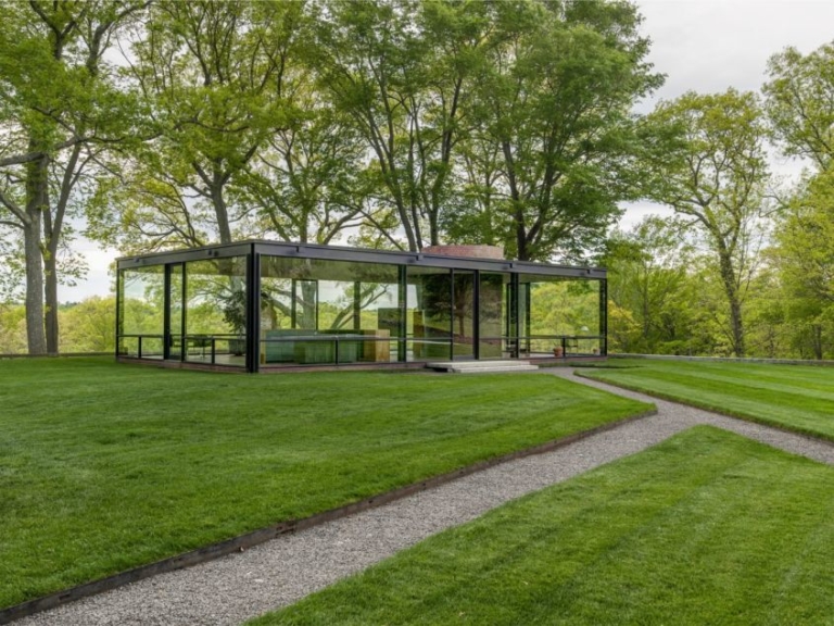 20+ Modern Glass House Designs and Pictures