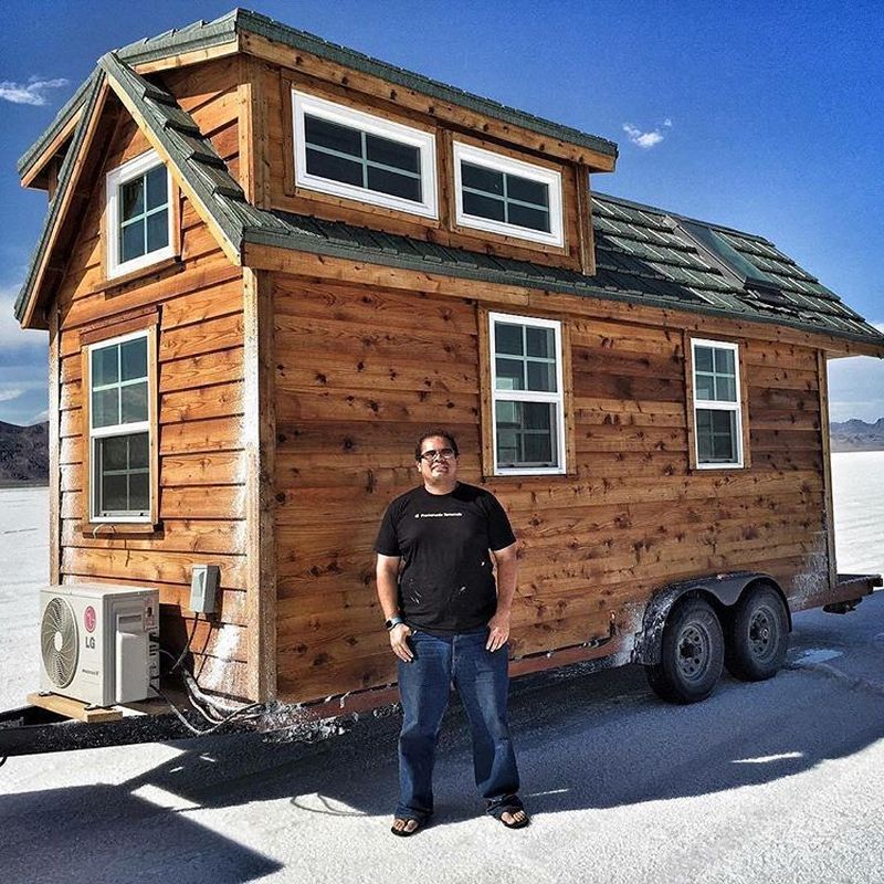 Man Builds Tiny Home on Wheels Featuring iPhone-Controlled Skylight