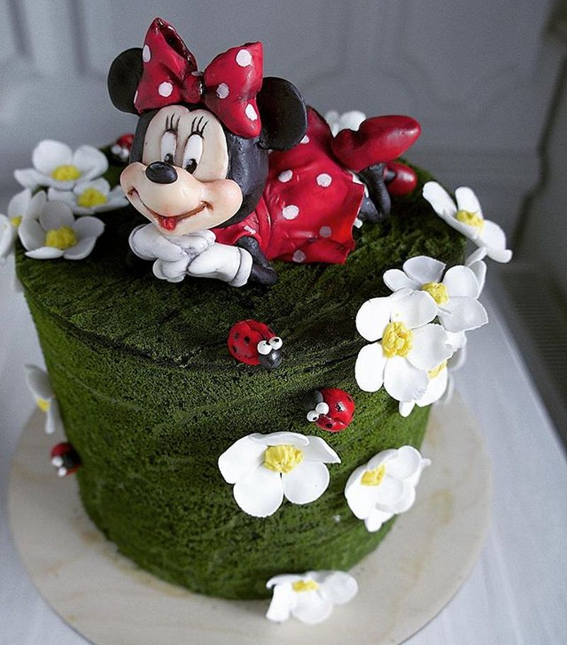 Designer Cakes by Elena Gnut will Give You Goosebumps