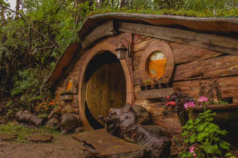Life-Size Hobbit Houses in Philippines Look Straign out of Lord of the ...