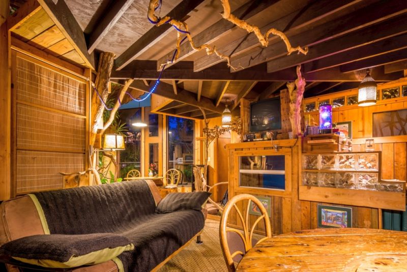 You can Rent Volcano Treehouse in Hawaii for $350 (Pictures)