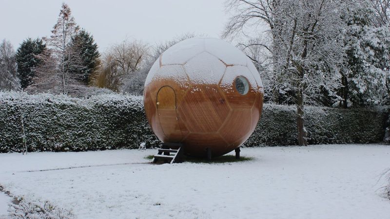 $27k Conker Garden Pod Creates a Perfect Backyard