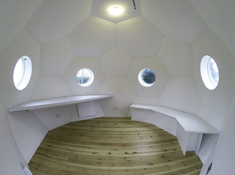 $27k Conker Garden Pod Creates a Perfect Backyard