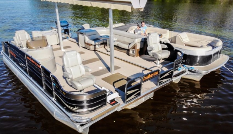 2x Marine Pontoon Expands to Twice Its Size With the Push of a Button