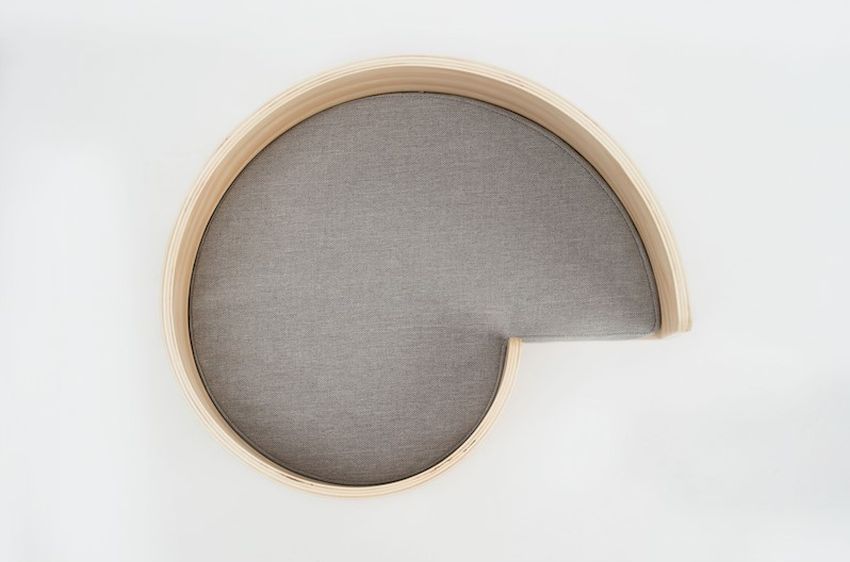 Pidan Sea Snail Cat Bed Lets Your Furry Friend Snooze in Style