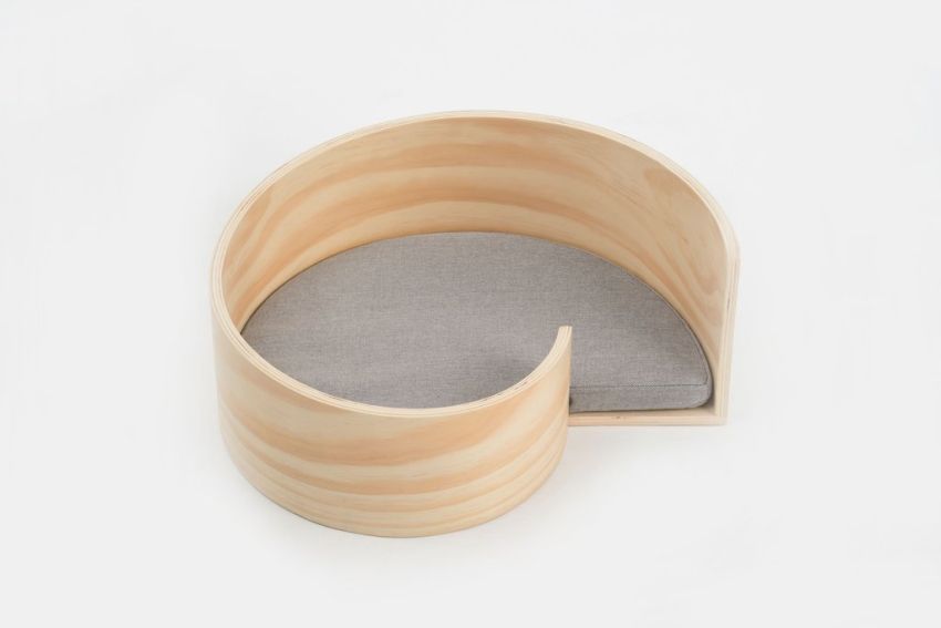 Pidan Sea Snail Cat Bed Lets Your Furry Friend Snooze in Style