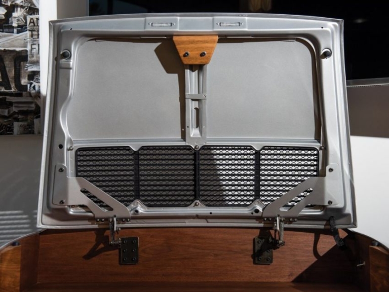 Porsche 911 Writing Desk Lets You Speed Through the Workday