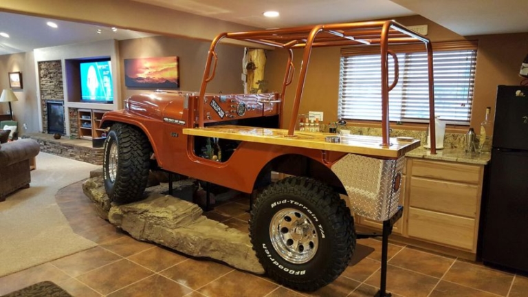 Coloradan Turns 35-year old Jeep CJ-5 into a Home Bar