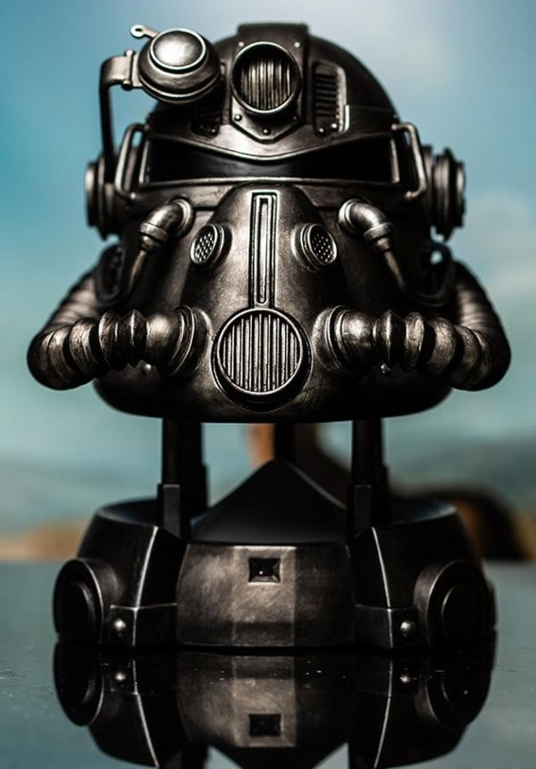 Fallout T-51 Power Armor Helmet Gesture-Controlled Bluetooth Speaker