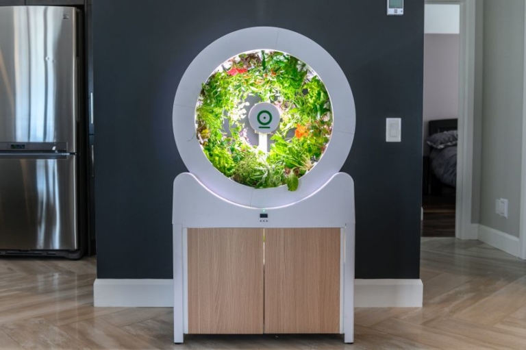 OGarden Smart Automated Indoor Gardening System for Living Room