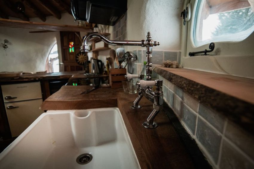Hobbit Hideaway with Geodesic Skylight on Ben Rinnes Mt. in Scotland