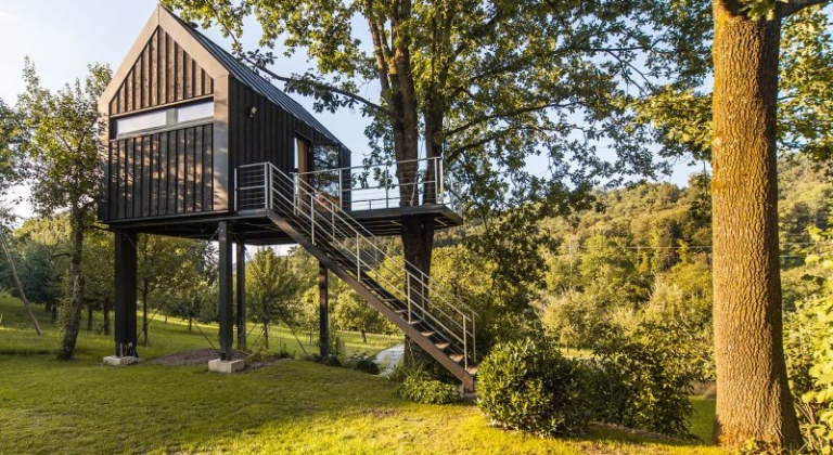 This Prefabricated Treehouse in Switzerland is Built for Two Friends