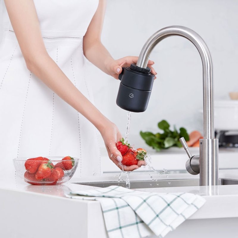 Ecomo Fount is Smart Water Filter that Attaches Directly to the Faucet